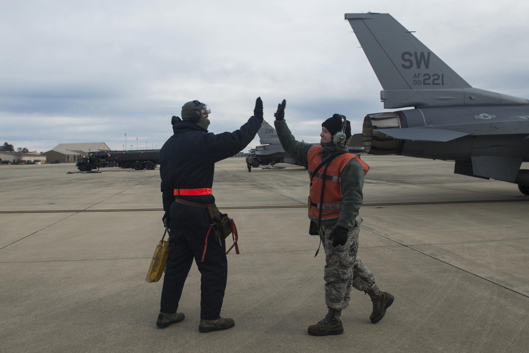 USAF Short About 200 Maintainers, Pilot Training Continues: SecAF ...