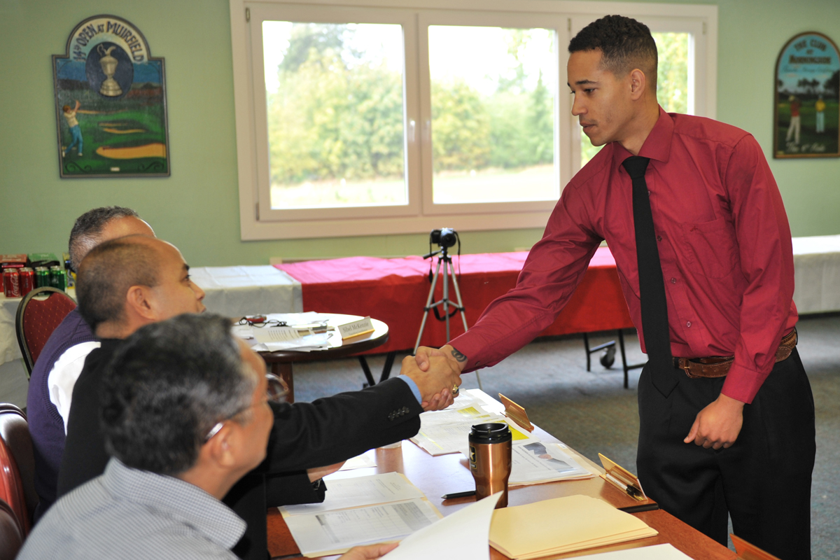 5 Things Vets Should Never Do At Job Interviews Military 5-things-vets-should-never-do-at-job-interviews-military