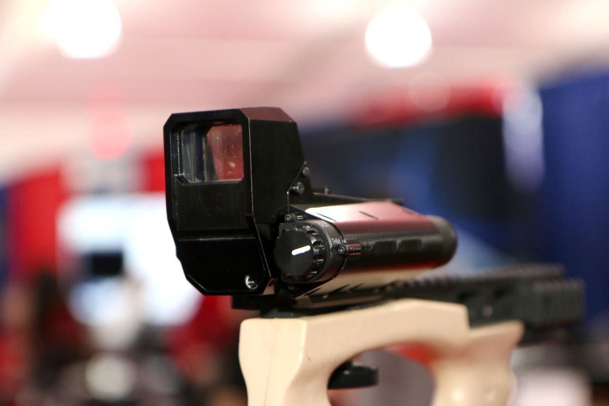 This Tiny Thermal Weapons Optic with Red Dot Is Designed for Close ...