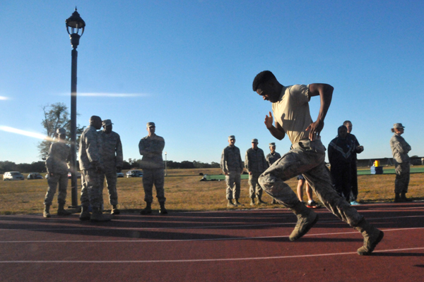 Tactical Fitness With Stew Smith: 300m Sprint After the PFT | Military.com