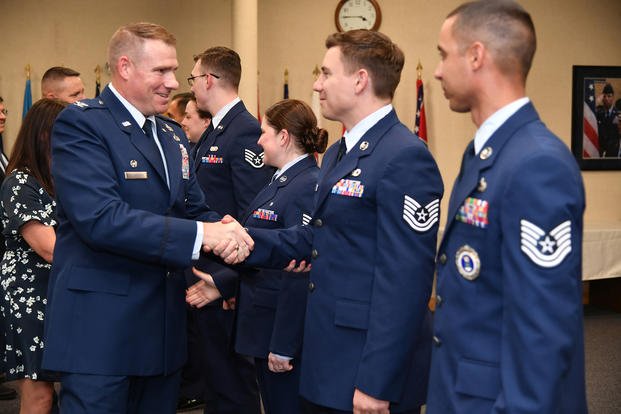 Hoping to Retain Experienced Airmen, Air Force Tweaks 'Up or Out ...